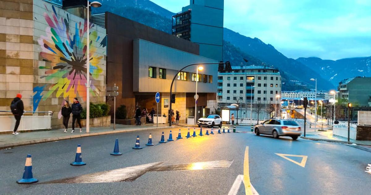 Restablerta la circulació en sentit nord a l'avinguda Esteve Albert