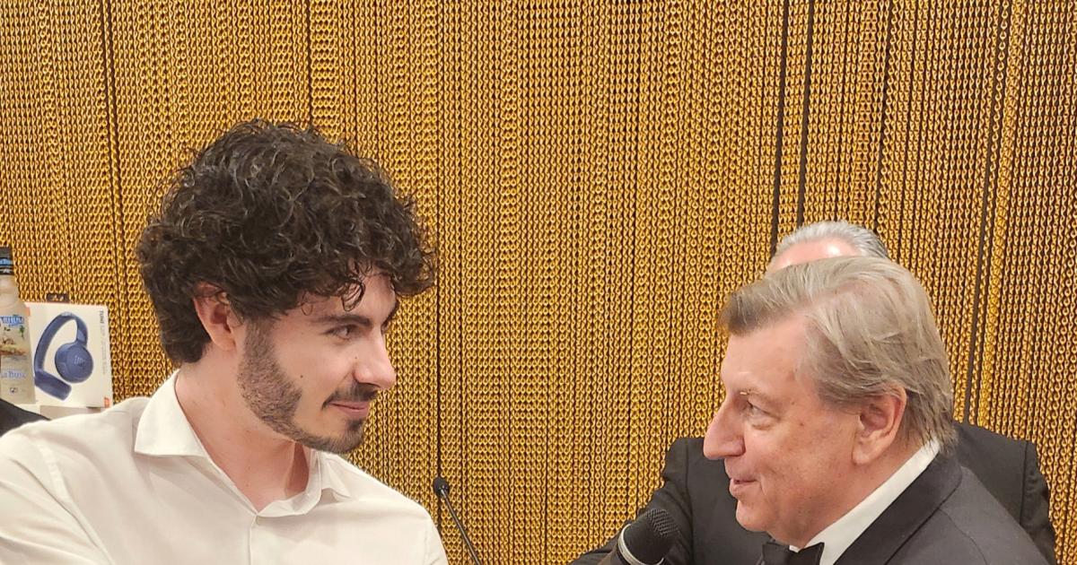 Els maçons andorrans premien el jove David Aguilar