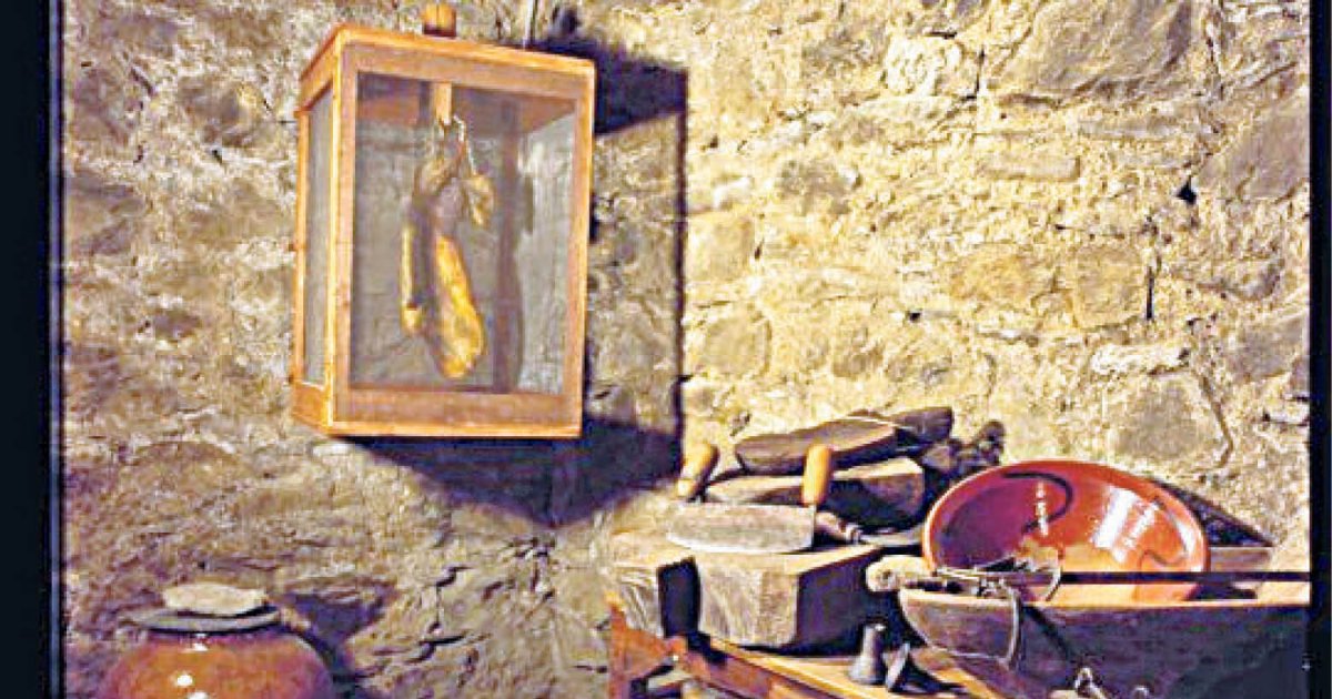 Visita guiada a la Casa Rull a la llum de les espelmes
