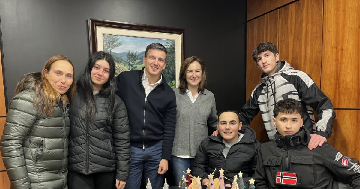 Els alumnes del projecte Creixem el presenten al comú