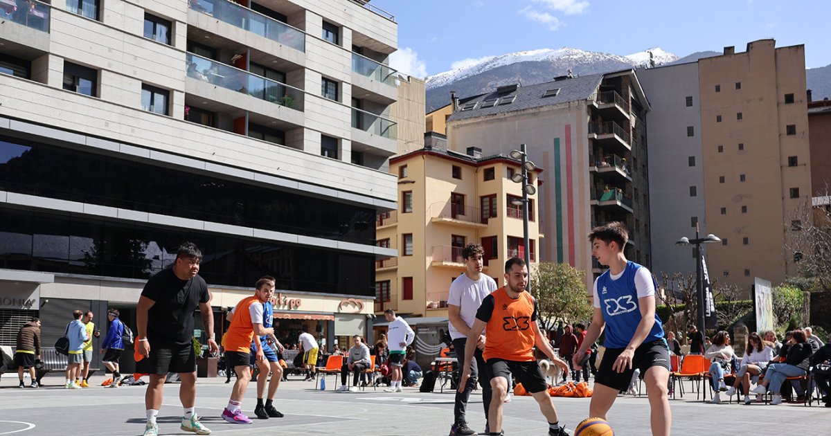 El 'Laurèdia 3x3' combina el millor del bàsquet professional i popular ...