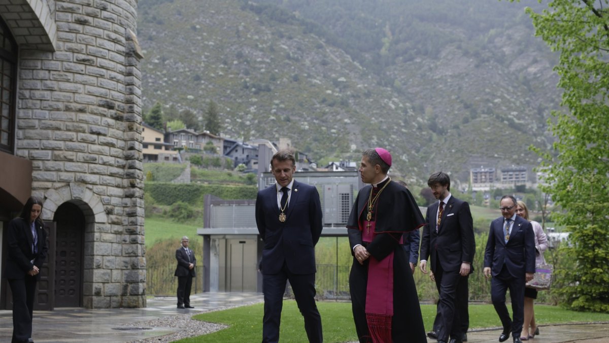 Les imatges de la visita del Copríncep francès