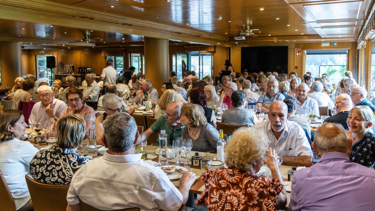 El dinar de la gent gran reuneix els padrins amb els cònsols a la Massana