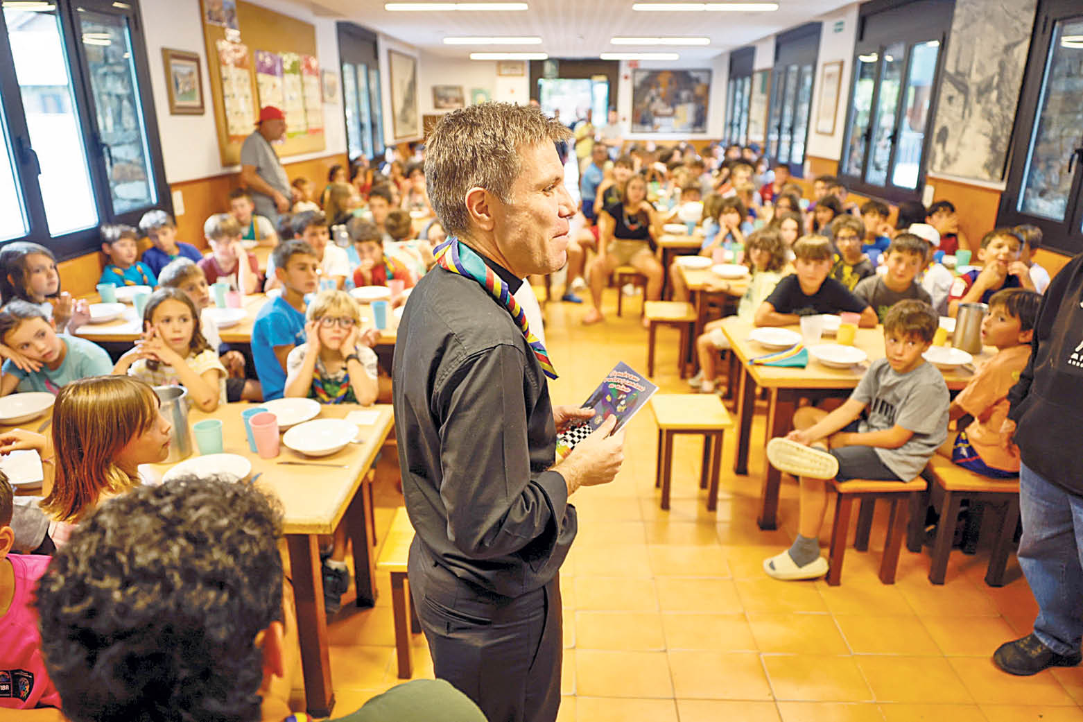 Les colònies d’Aina van rebre ahir un visitant molt especial: monsenyor ...