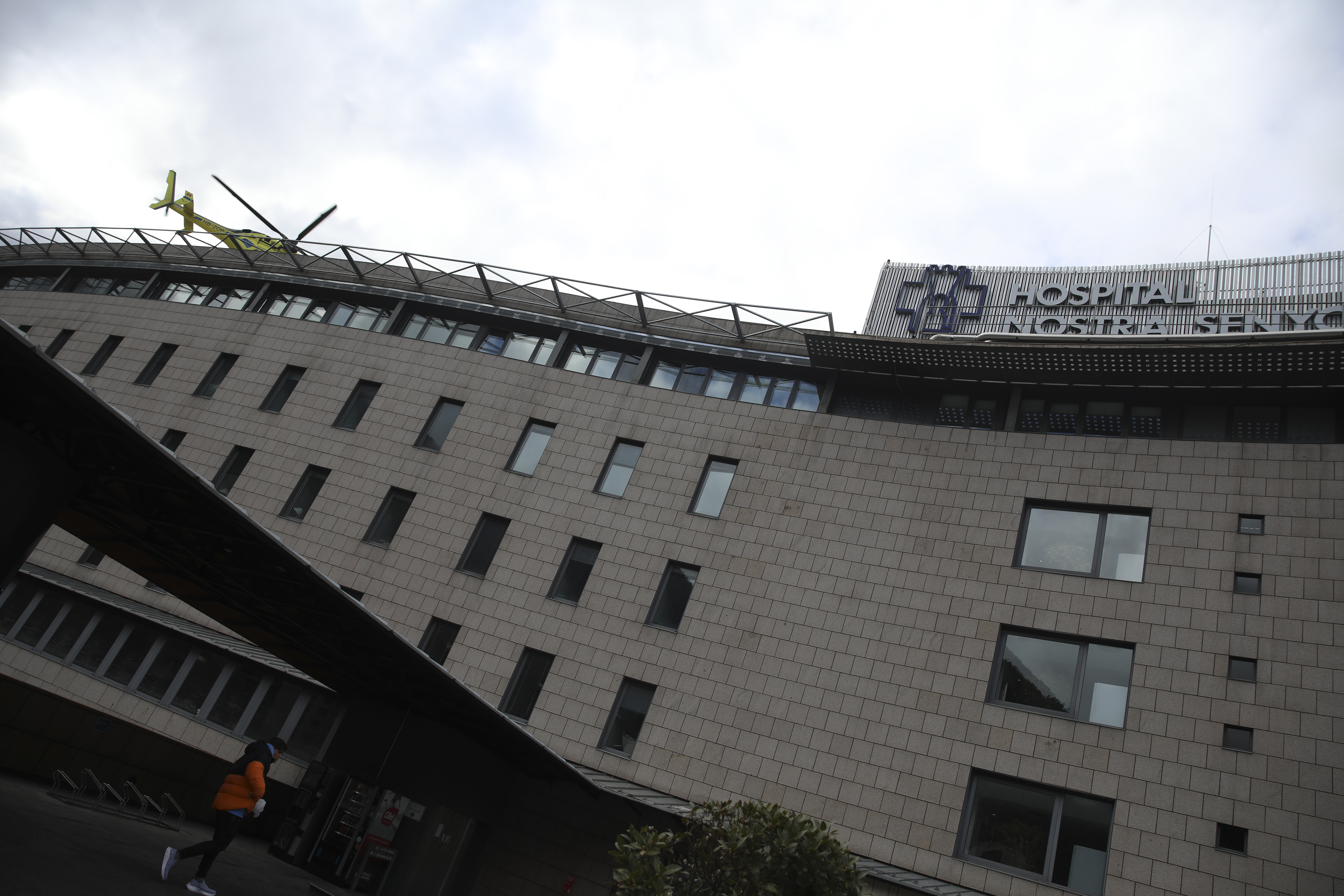 Un nen de vuit anys, ferit en ser atacat per un gos