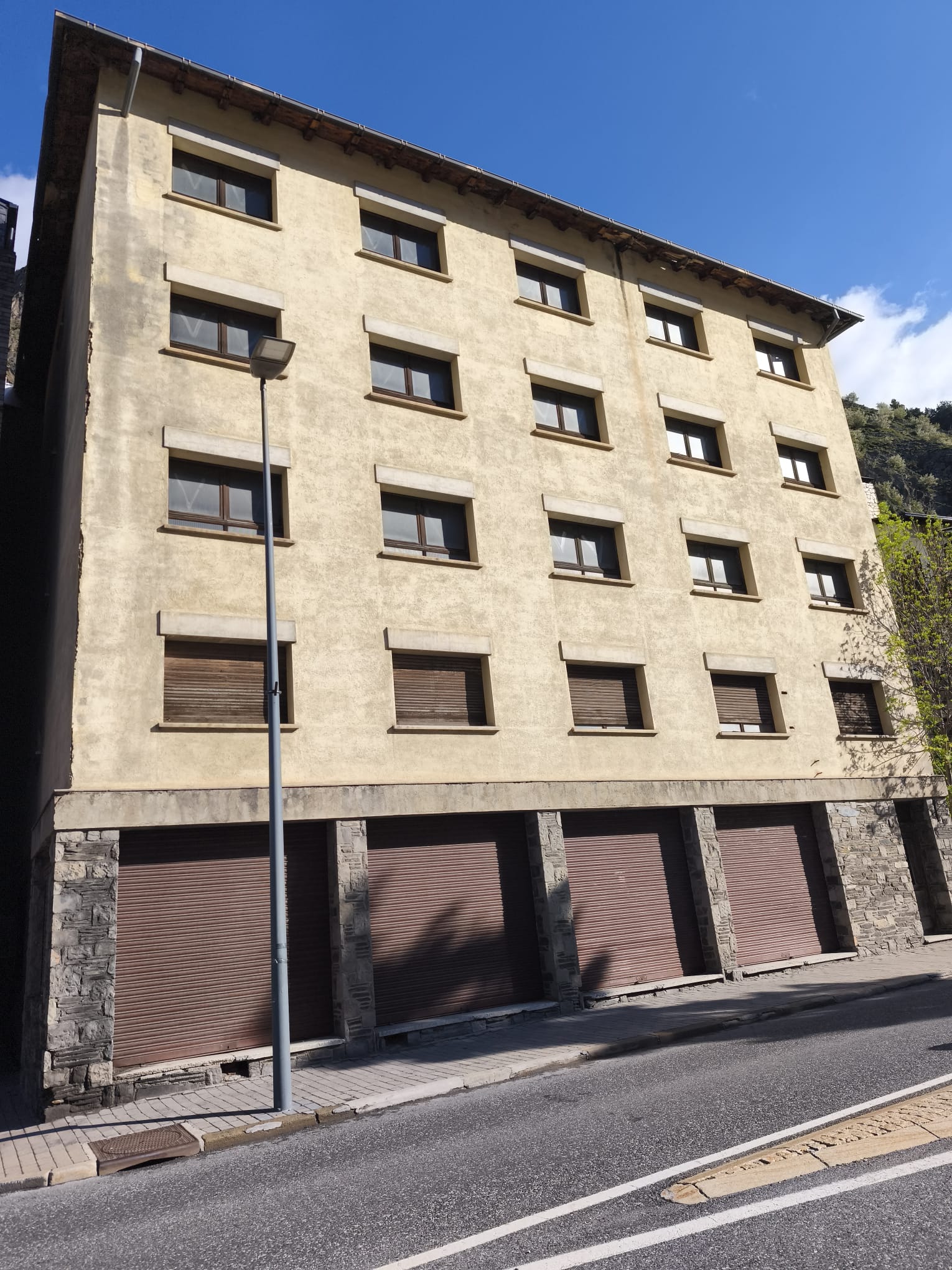 La Fiscalia d’Andorra i l’AREB descarten frenar la subhasta de l’Hotel ...